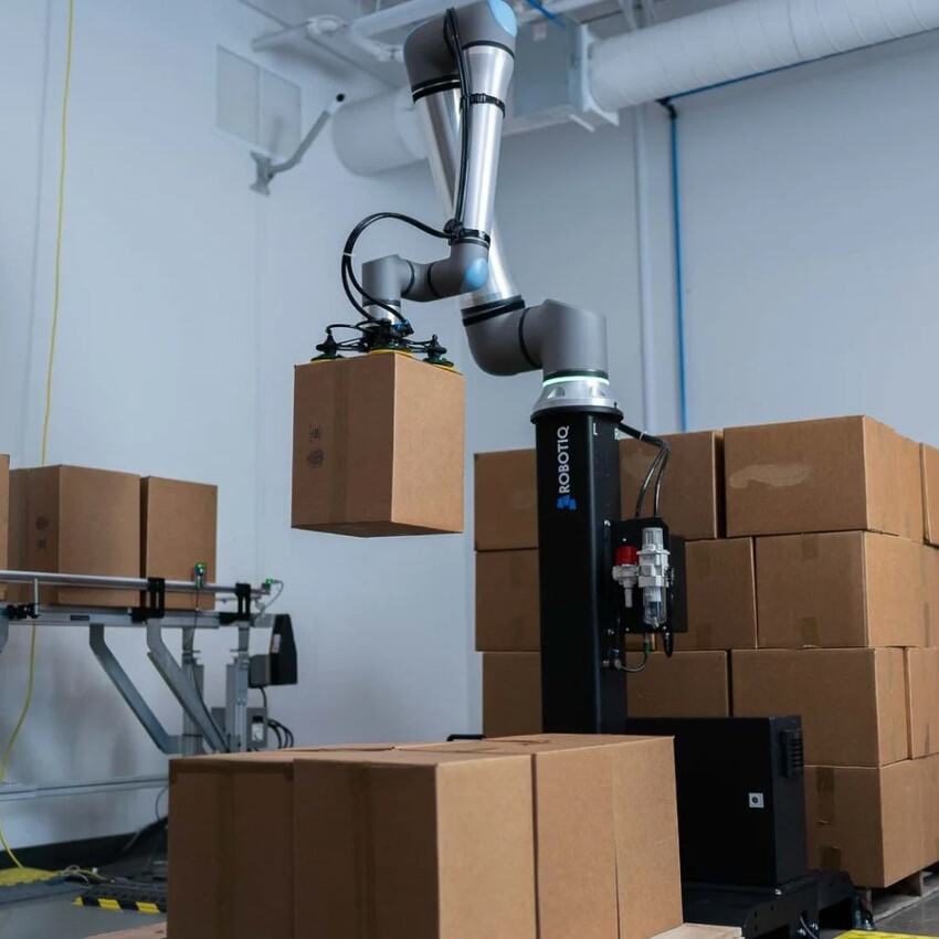 Palletizing Solutions | The Knotts Company | NJ NY PA | Robotiq